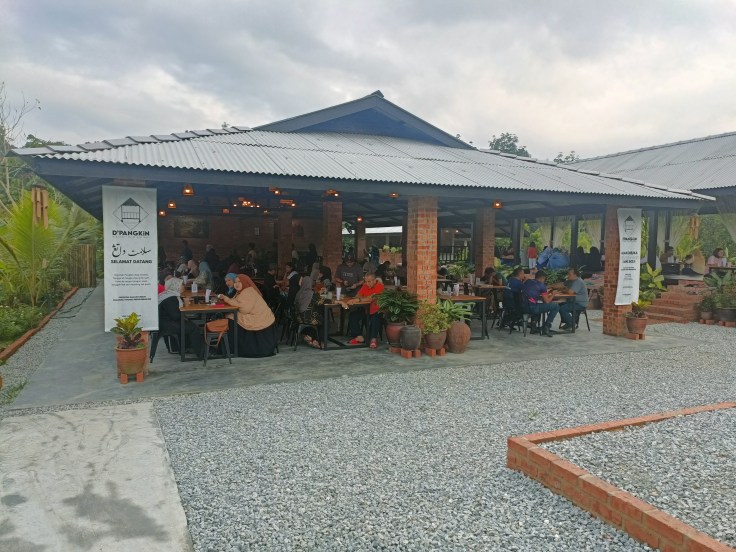 Sarapan Dalam Kebun di D’Pangkin Kitchen & Garden, Nilai, Negeri ...