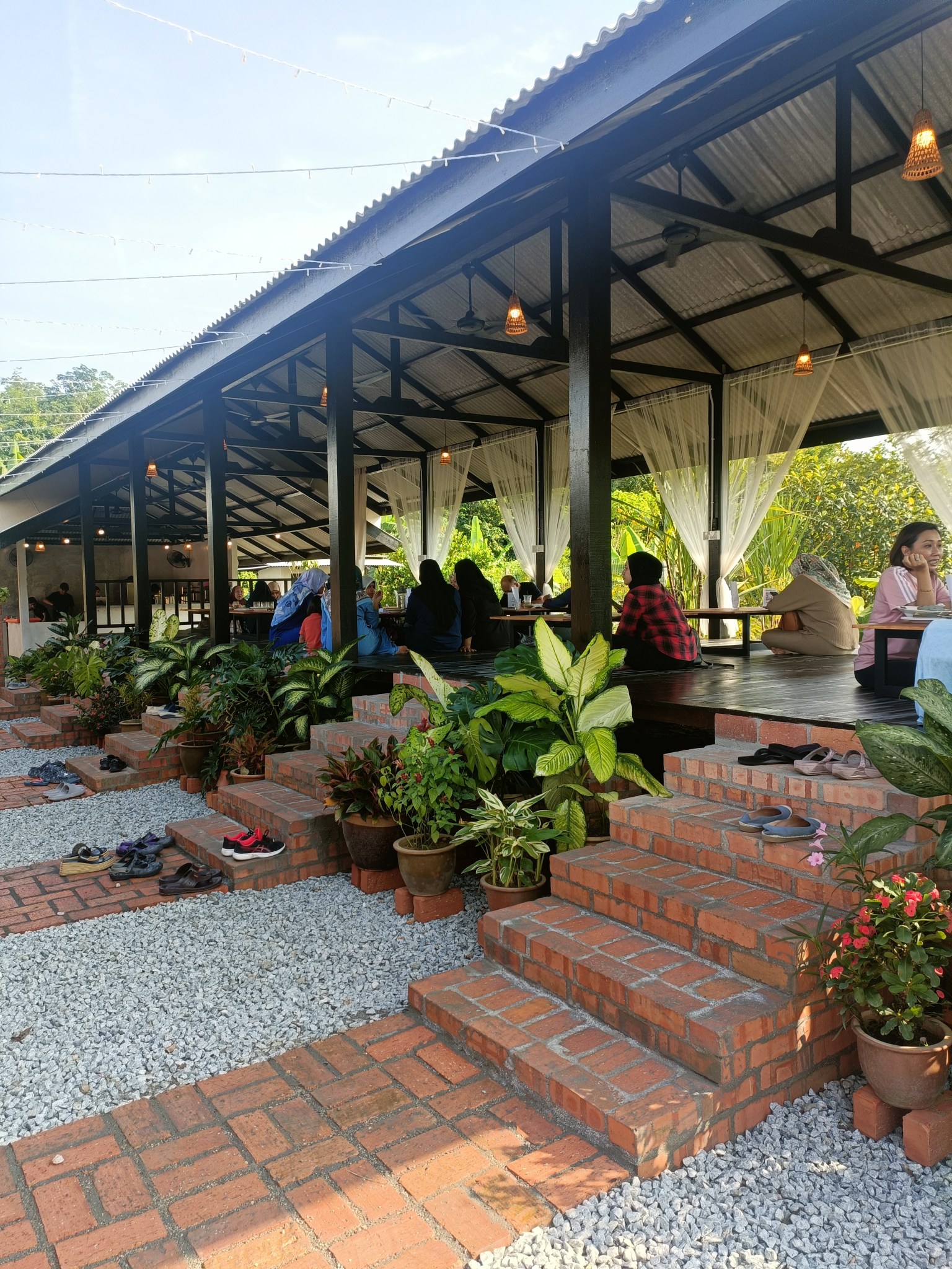 Sarapan Dalam Kebun di D’Pangkin Kitchen & Garden, Nilai, Negeri ...