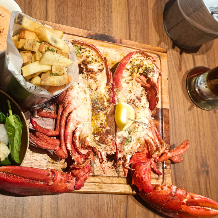Udang Karang Segar Menggiurkan di Kay’s Steak & Lobster – mymuslimin.com
